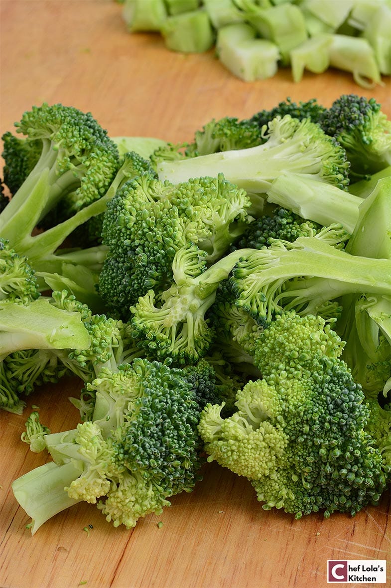 How to Cut Broccoli - Chef Lola's Kitchen