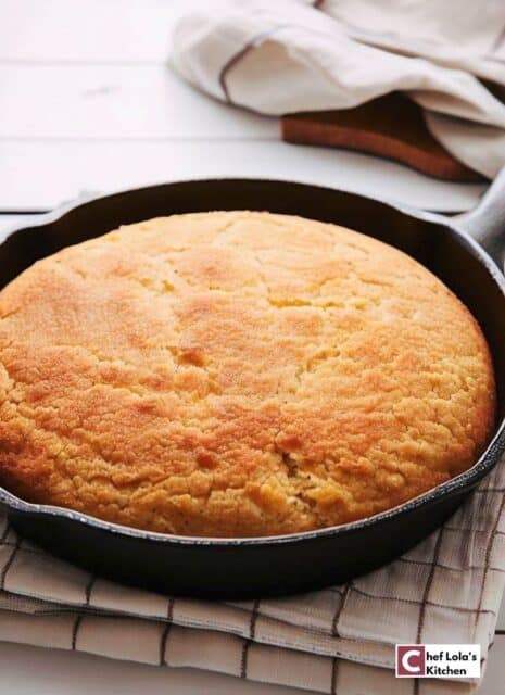 Easy Homemade southern cornbread - Chef Lola's Kitchen